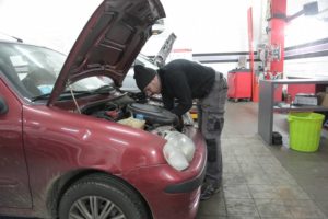 How To Test A Car Mechanical Fuel Pump (Step-By-Step) - Car Super Care